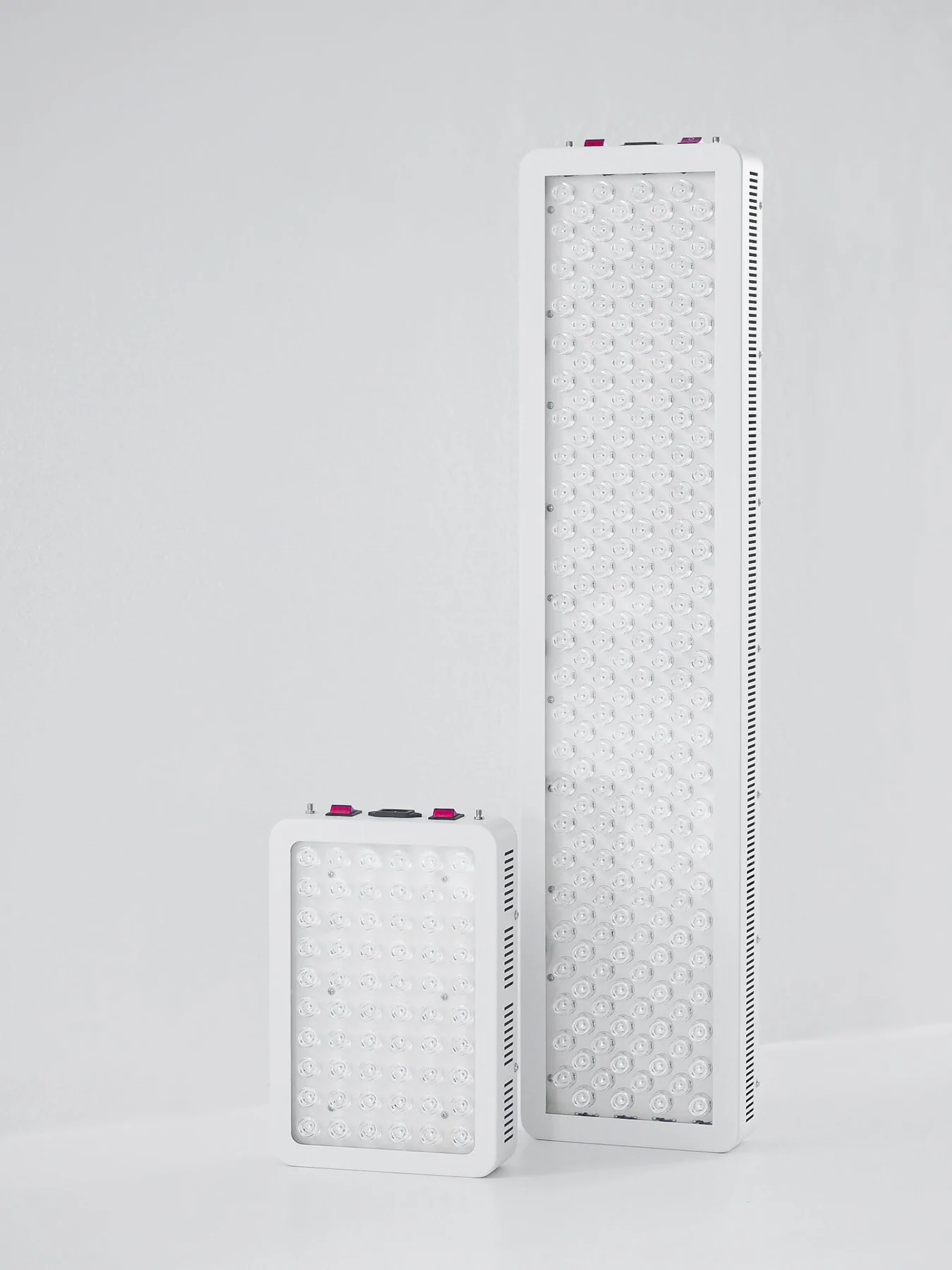 Innolux - Red XL Punavalolaite :: Virvatulet