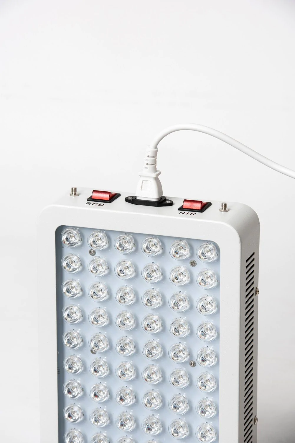 Innolux - Red XL Punavalolaite :: Virvatulet